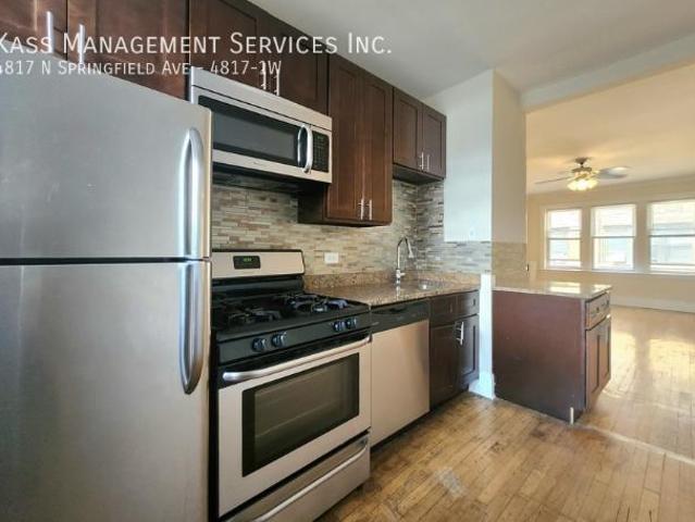 2 Br, 1 bath, Condo 4817 N Springfield Ave