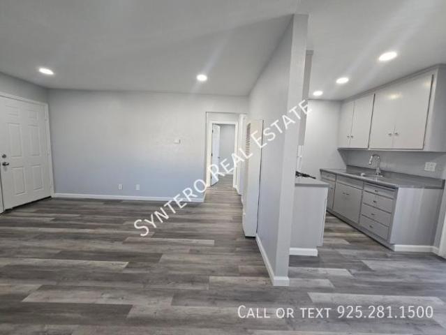 2 Br, 1 bath, Condo 4819 Clayton Rd