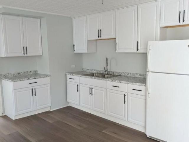 2 Br, 1 bath, Condo 481 483 Hevey St