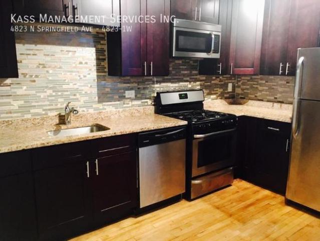2 Br, 1 bath, Condo 4823 N Springfield Ave
