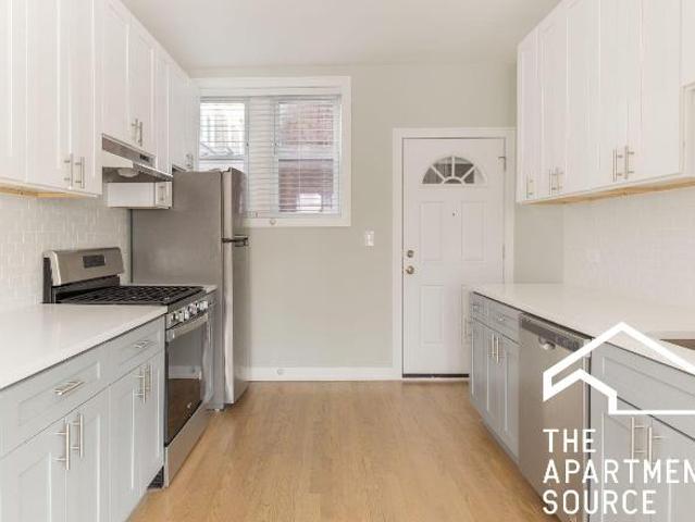 2 Br, 1 bath, Condo 4839 N Wolcott