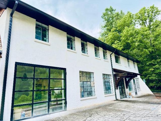 2 Br, 1 bath, Condo 485 1st Ave