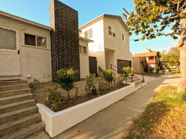 2 Br, 1 bath, Condo 4904 Coke Ave