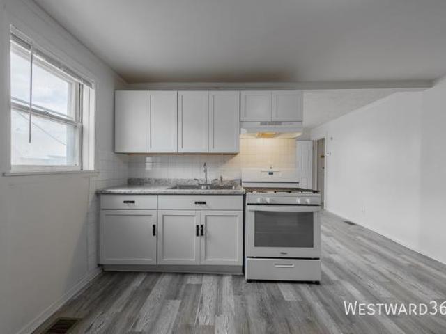 2 Br, 1 bath, Condo 4901 Magoun