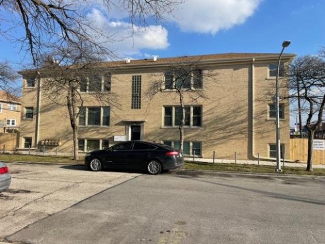 2 Br, 1 bath, Condo 4901 N Kilpatrick