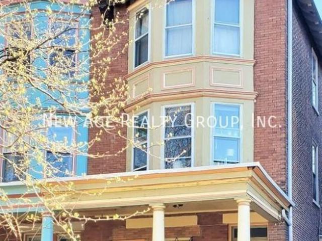 2 Br, 1 bath, Condo 4910 Cedar Avenue