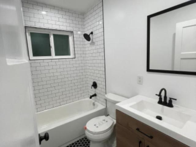 2 Br, 1 bath, Condo 4910 E Stearns