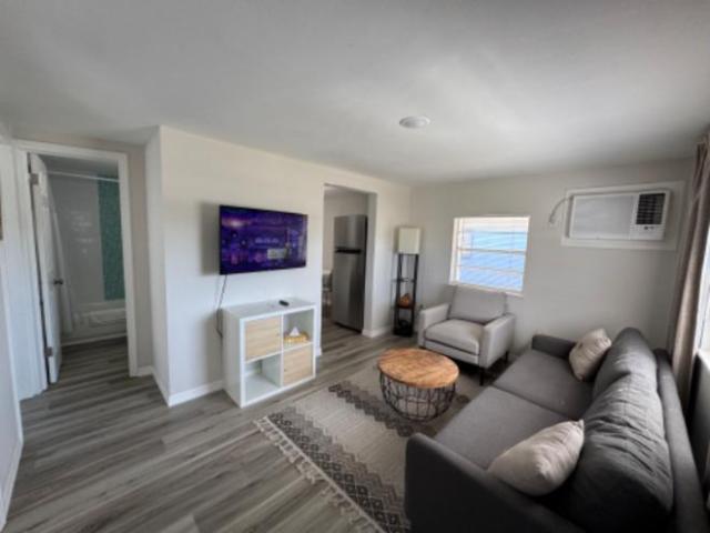 2 Br, 1 bath, Condo 4911 43rd Ave N