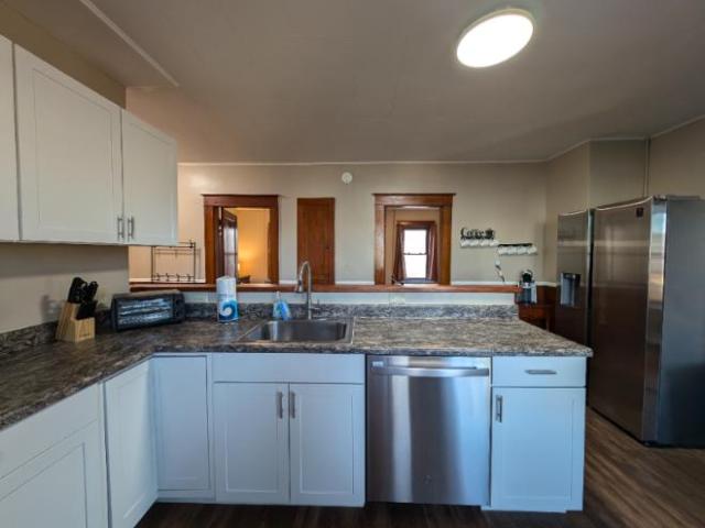 2 Br, 1 bath, Condo 492 Burgess St