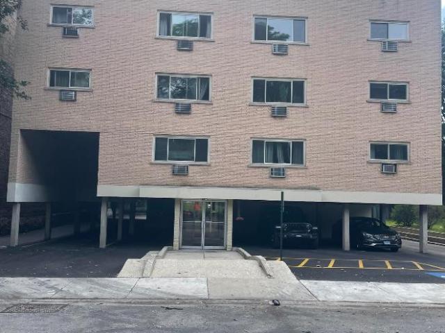 2 Br, 1 bath, Condo 4939 S Dorchester Ave