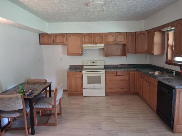 2 Br, 1 bath, Condo 493 Brookside Dr