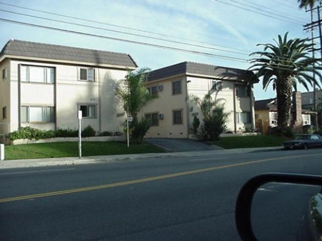 2 Br, 1 bath, Condo 4956 Kester Ave