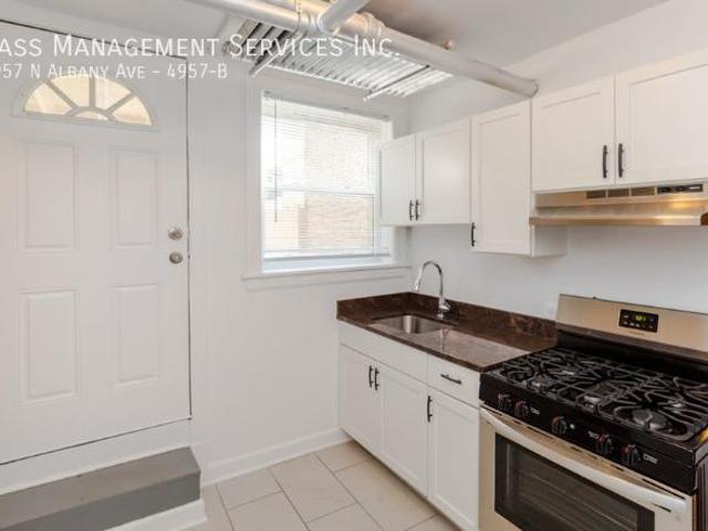 2 Br, 1 bath, Condo 4957 N Albany Ave