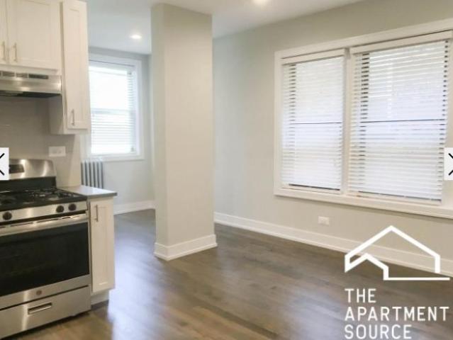 2 Br, 1 bath, Condo 4951 N Oakley Ave