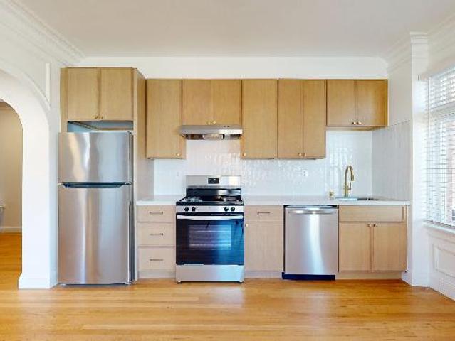 2 Br, 1 bath, Condo 495 32nd Ave