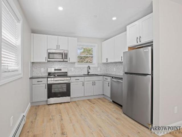 2 Br, 1 bath, Condo 4 Manor Drive
