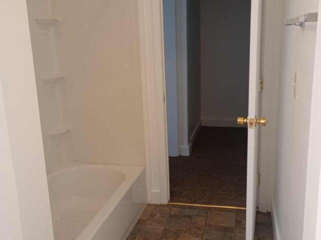 2 Br, 1 bath, Condo 4 Altamont Terrace