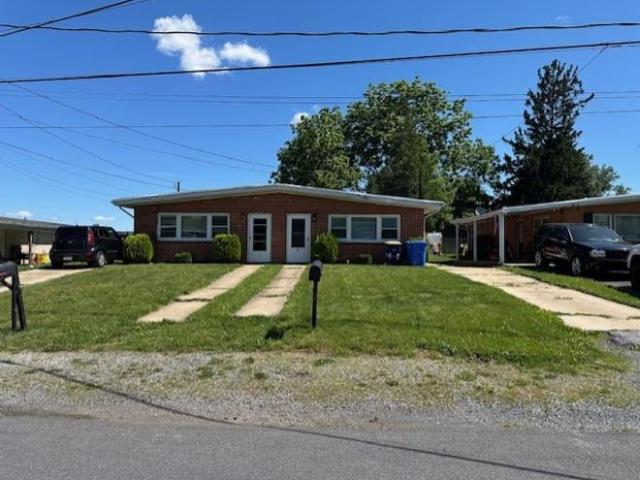 2 Br, 1 bath, Condo 4 Boeing Rd