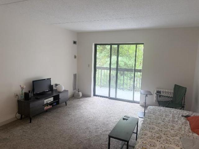 2 Br, 1 bath, Condo 4 Cedar St