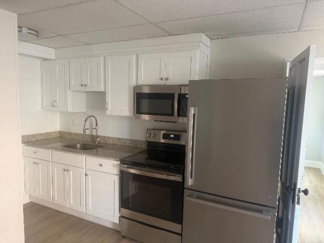 2 Br, 1 bath, Condo 4 Chapel St