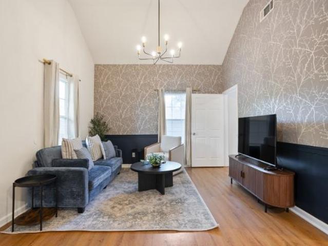 2 Br, 1 bath, Condo 4 Lafayette Ave