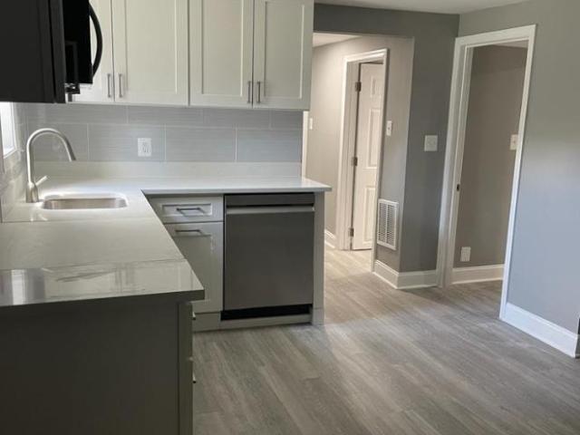 2 Br, 1 bath, Condo 5013 Nantucket Rd