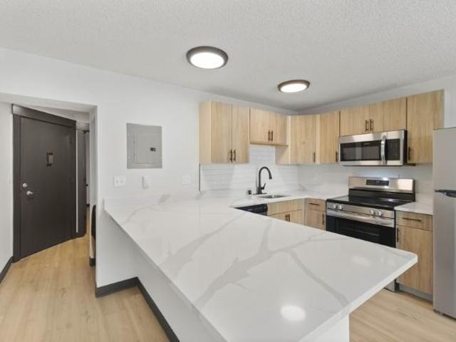 2 Br, 1 bath, Condo 501 S 7th St