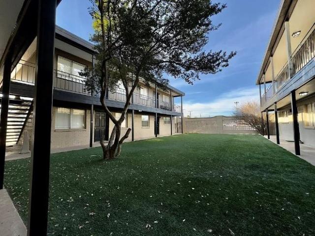 2 Br, 1 bath, Condo 501 W Louisiana Ave