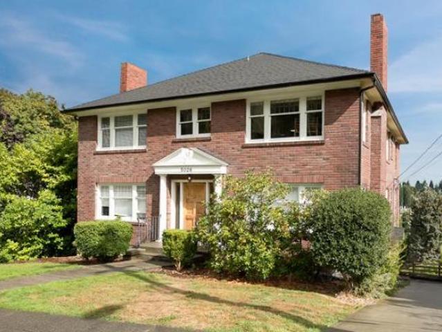 2 Br, 1 bath, Condo 5026 22nd Ave NE