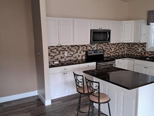 2 Br, 1 bath, Condo 504 Roosevelt St