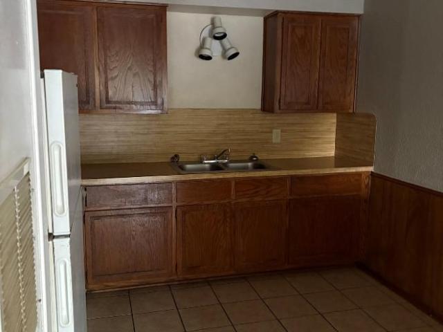 2 Br, 1 bath, Condo 505 Hackberry St