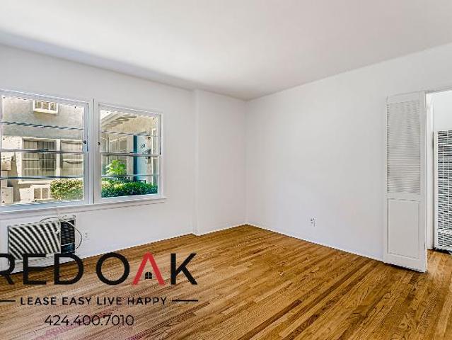 2 Br, 1 bath, Condo 5080 Hermosa Avenue