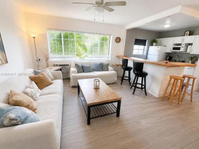 2 Br, 1 bath, Condo 508 Antioch Ave