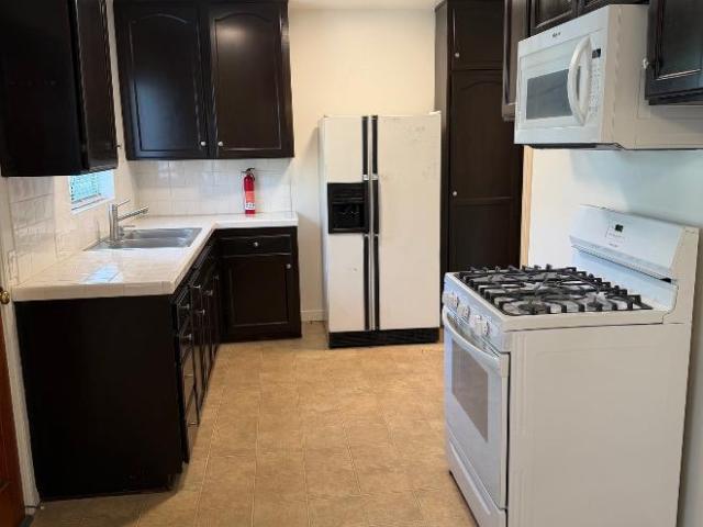 2 Br, 1 bath, Condo 508 Valencia Ave