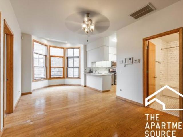 2 Br, 1 bath, Condo 509 N Racine Ave