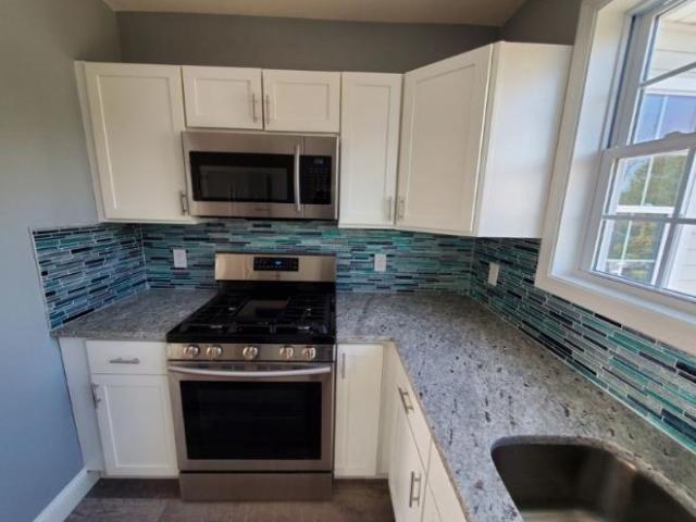 2 Br, 1 bath, Condo 50 Village Green South