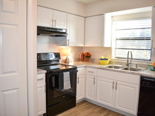 2 Br, 1 bath, Condo 5107 S Clarice Ct