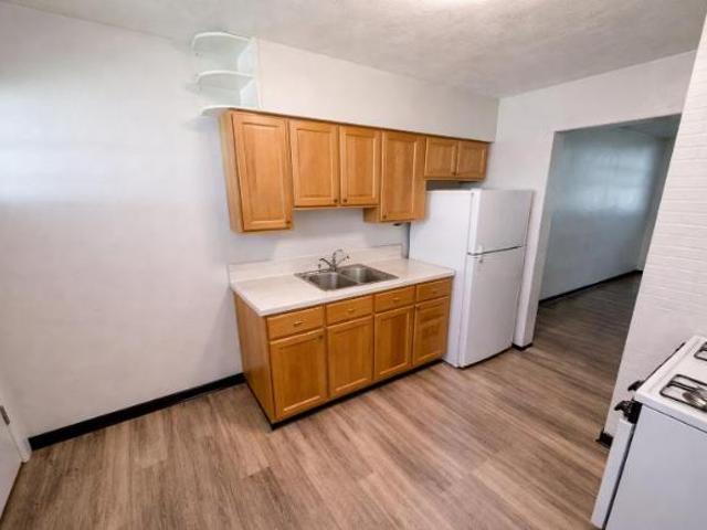 2 Br, 1 bath, Condo 510 E Pittsburgh Mckeesport Blvd