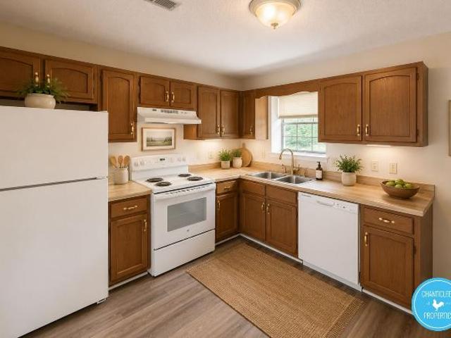 2 Br, 1 bath, Condo 510 East Harden St
