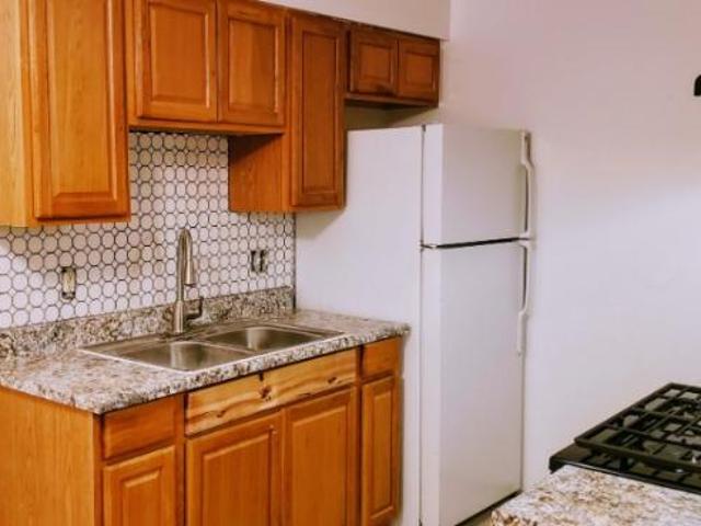 2 Br, 1 bath, Condo 5112 Pebble Beach Blvd