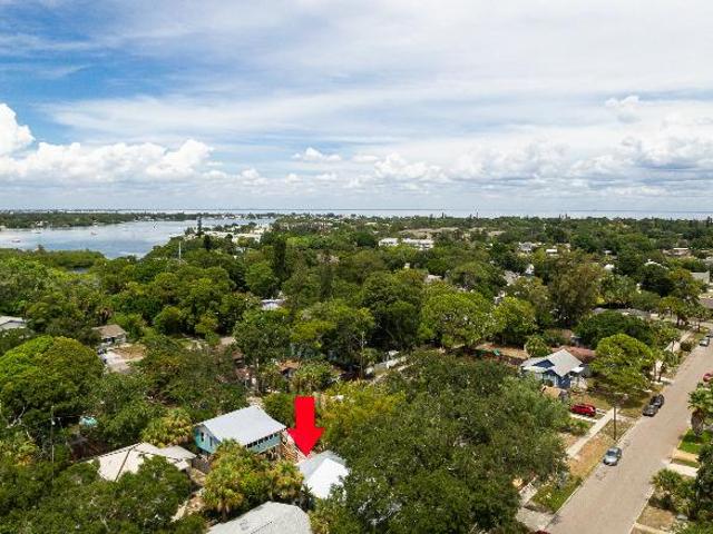 2 Br, 1 bath, Condo 511 41st Ave S