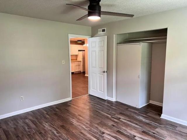 2 Br, 1 bath, Condo 511 Poplar St