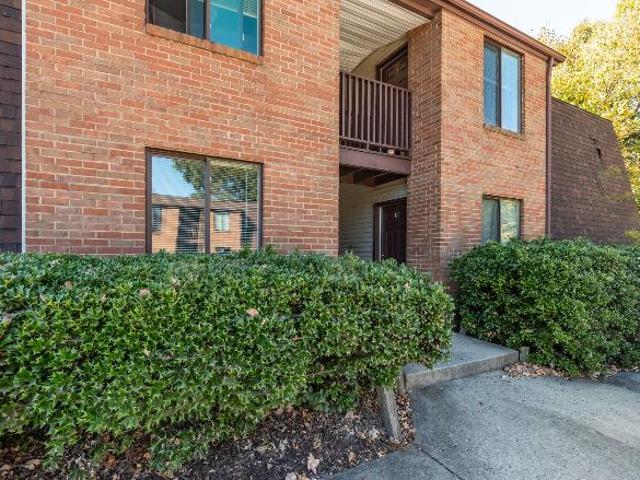 2 Br, 1 bath, Condo 511 Poplar St