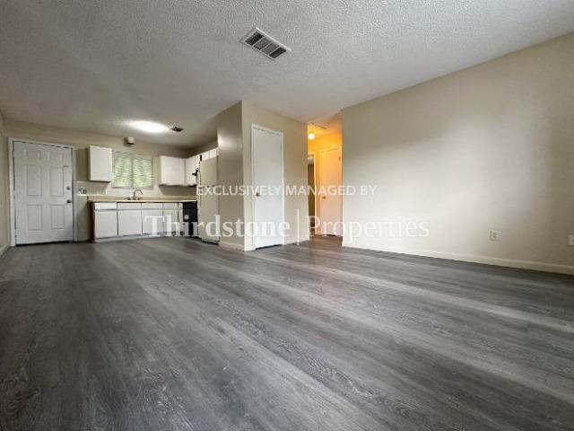 2 Br, 1 bath, Condo 5128 Westchase Court