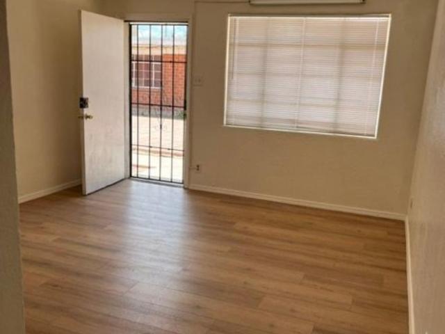 2 Br, 1 bath, Condo 512 Cardenas St SE