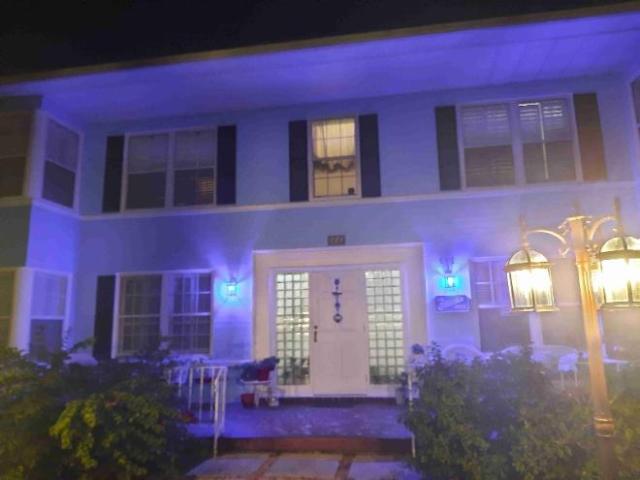 2 Br, 1 bath, Condo 512 Phoenix Ave