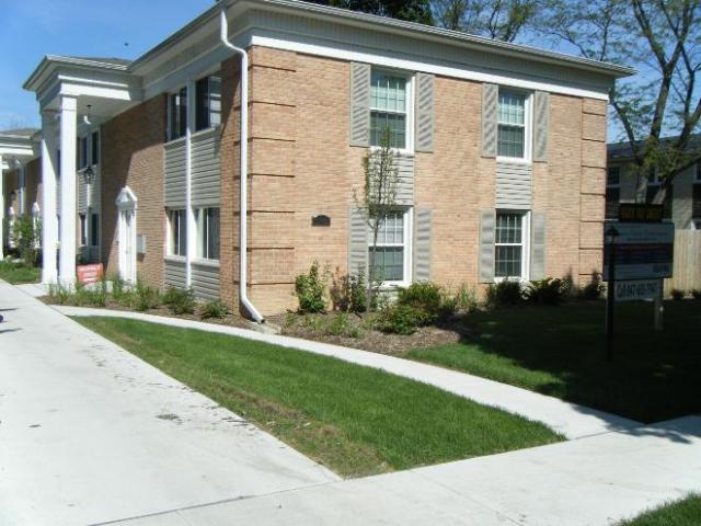 2 Br, 1 bath, Condo 5142 Fairview Avenue