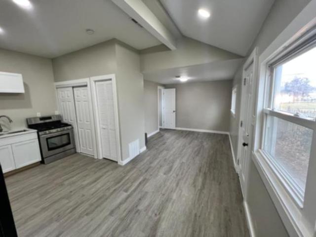 2 Br, 1 bath, Condo 515 E N A Street