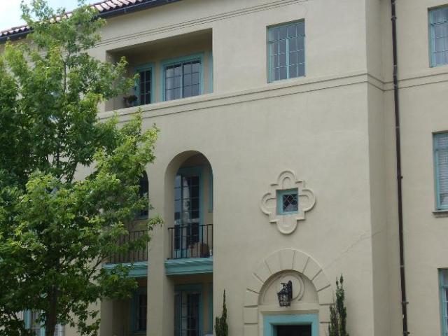 2 Br, 1 bath, Condo 515 N Arthur Ashe Blvd