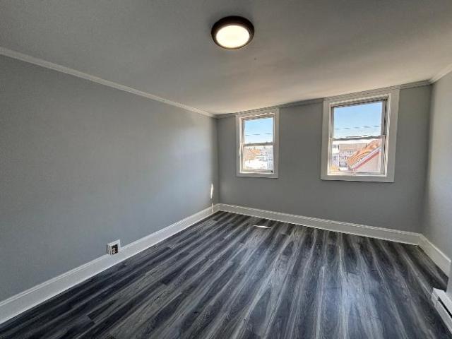 2 Br, 1 bath, Condo 516 E Jersey St